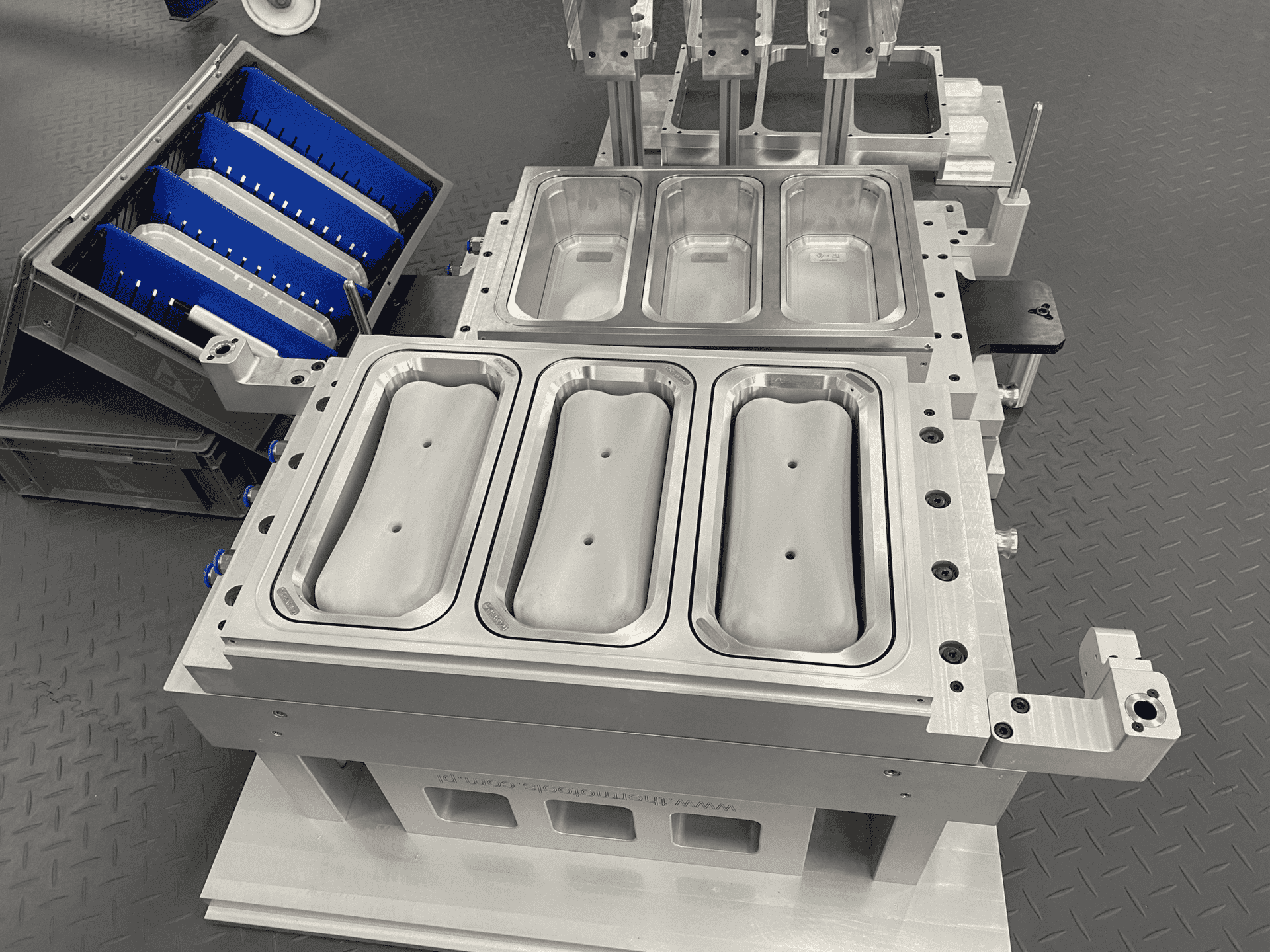 Produkcja form termoformujących, oprzyrządowanie – Thermo-Tools
